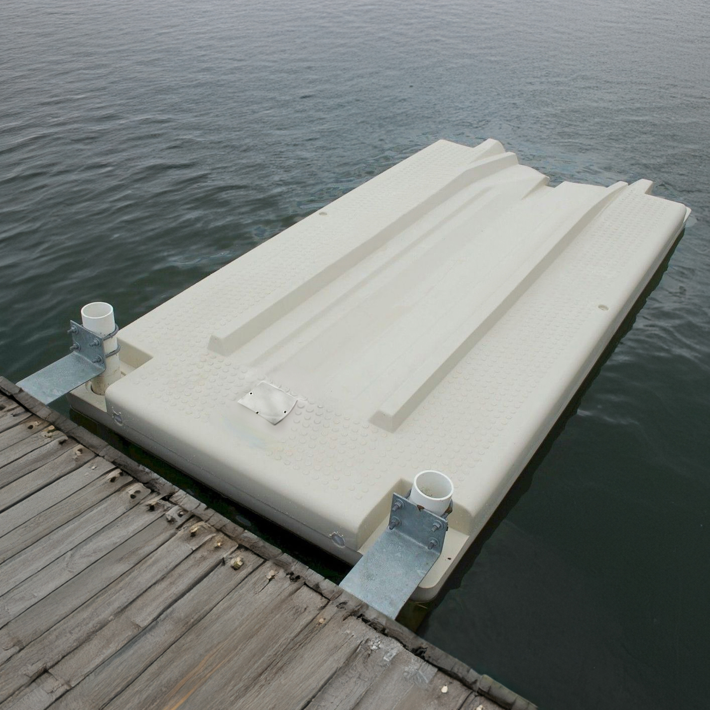 132" x 64" PWC Drive on Dock w/ bunks