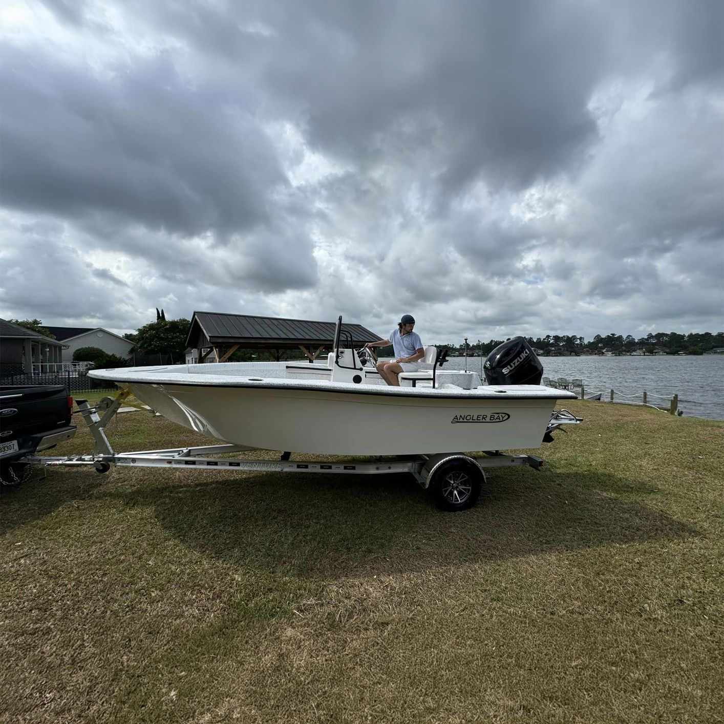 Angler Bay 202V DLX