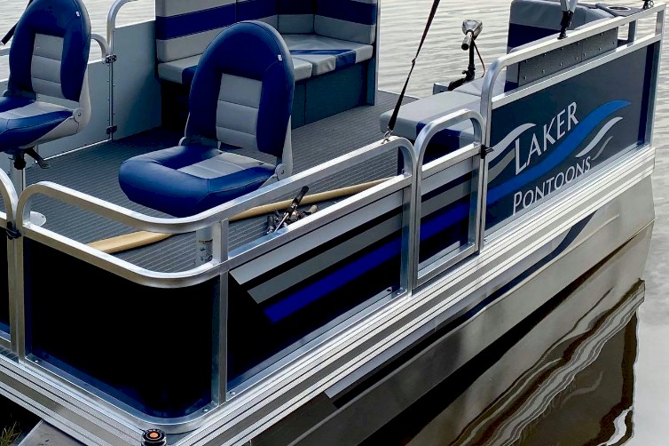 Laker 712 Pedal Boat Package