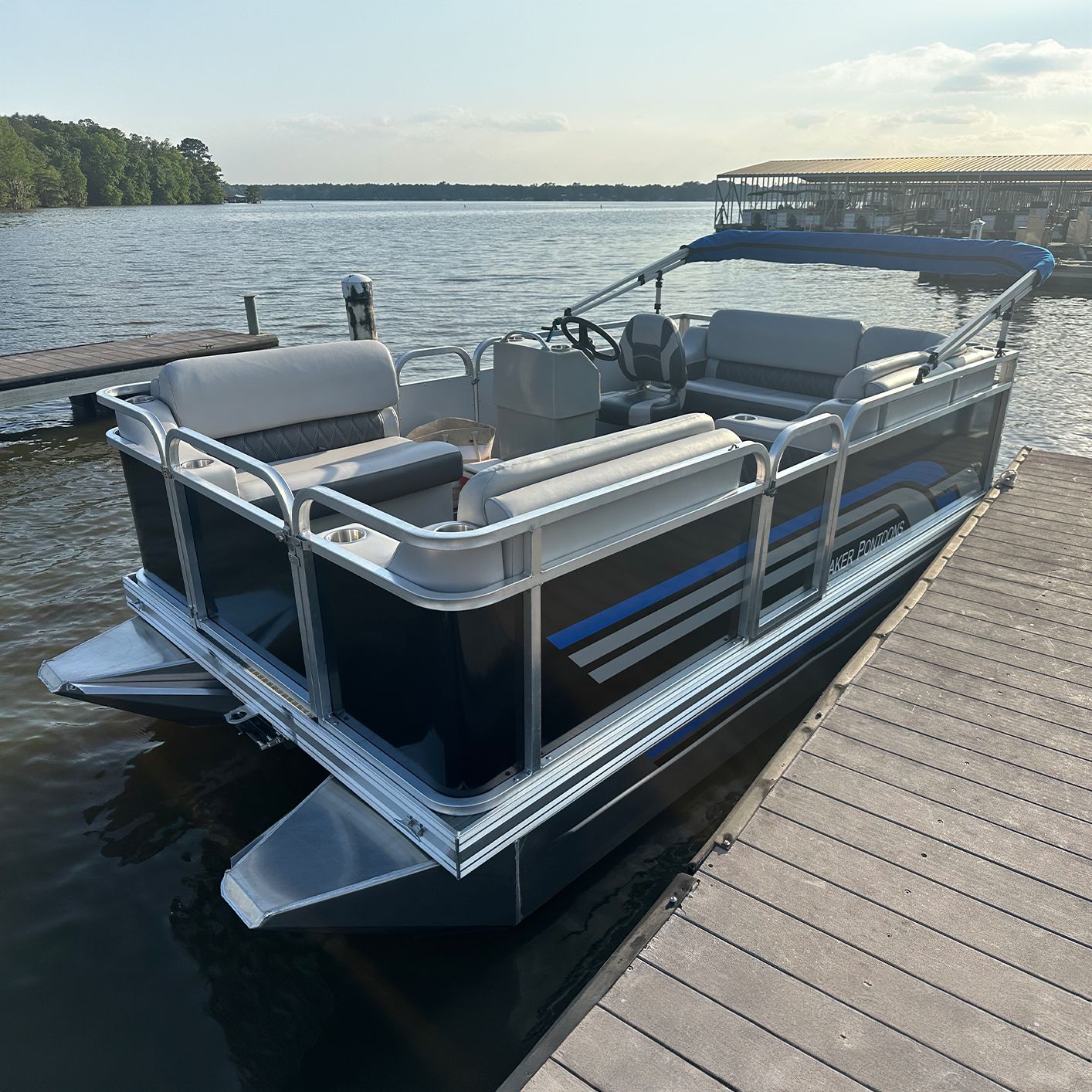 Laker 712 Pro-Lounge