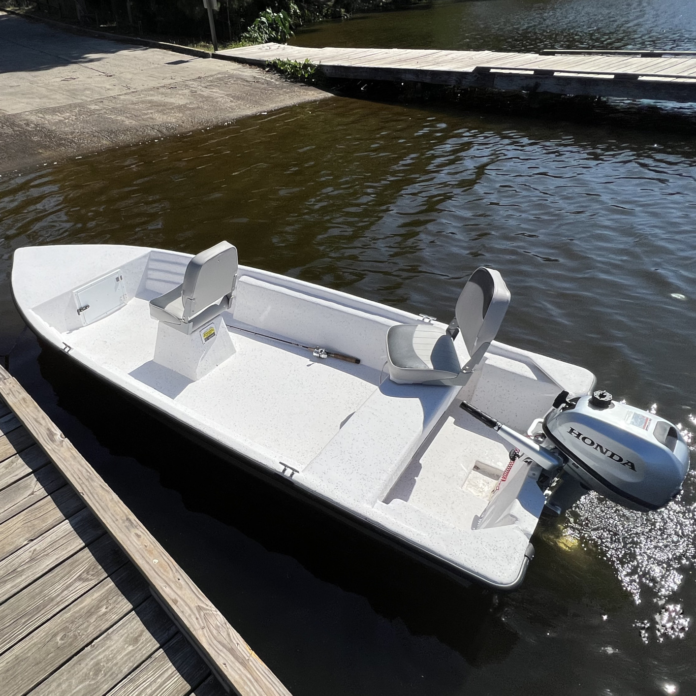 Angler Bay V14T Fiberglass Fishing Boat