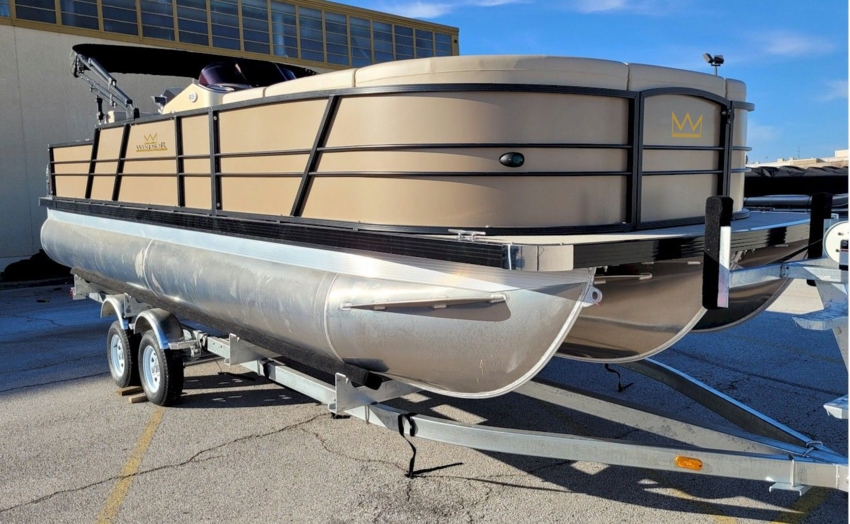 Windsor 238 Cruise n Lounge Tritoon Package