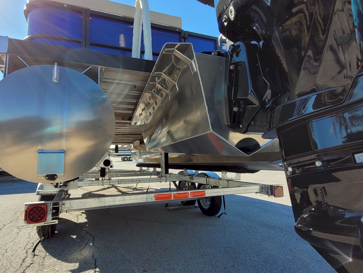 Windsor 238 Cruise Pontoon Boat Package