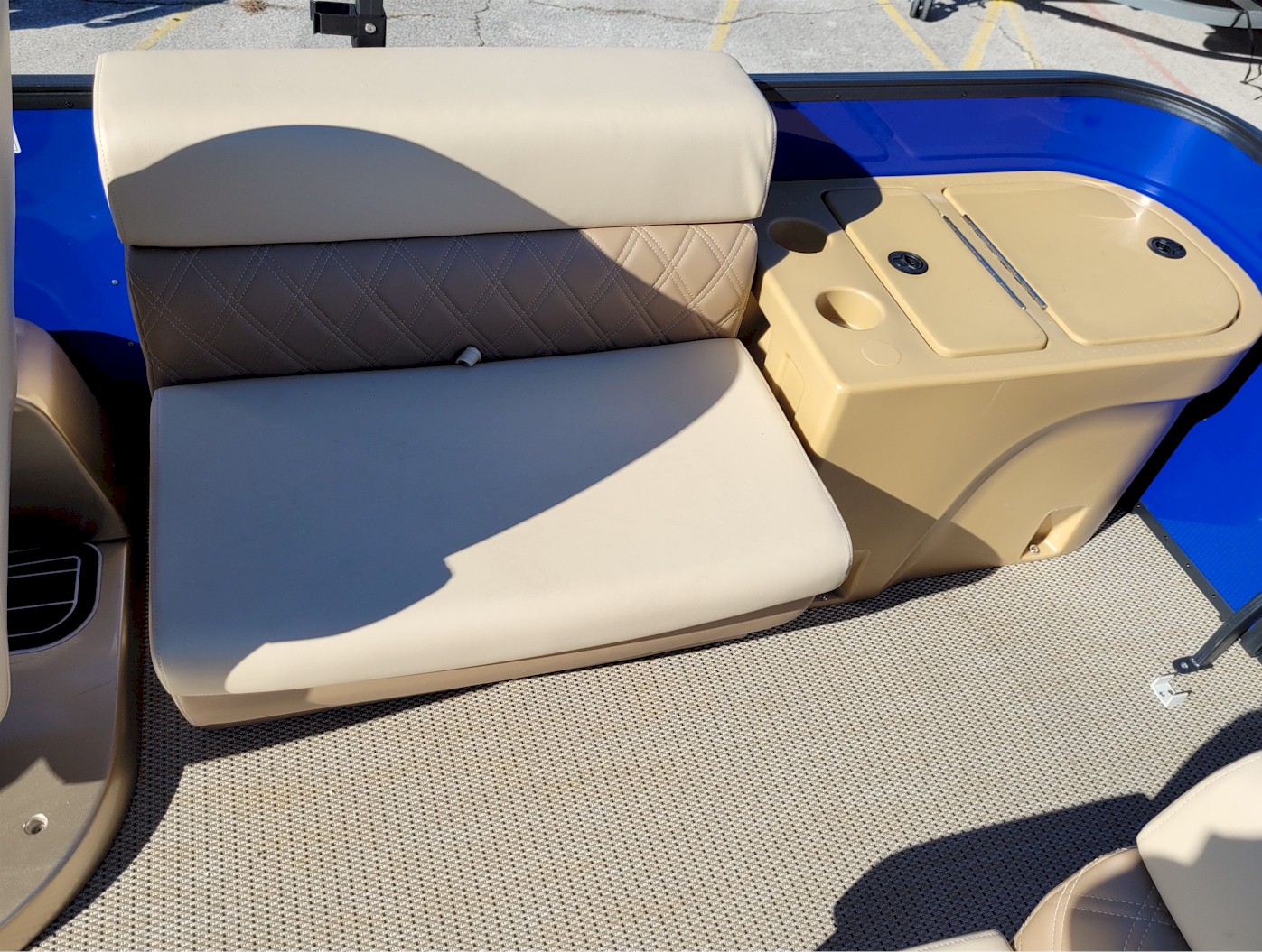 Windsor 238 Cruise Pontoon Boat Package