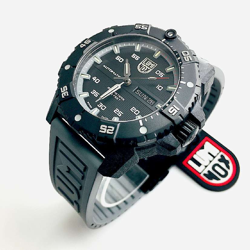 Men's Luminox Carbon SEAL Automatic Swiss Made Dive Watch 3862