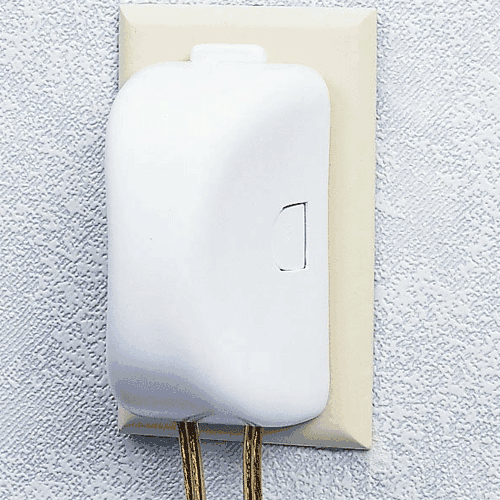 Safety 1st Double-Touch Plug 'n Outlet Cover