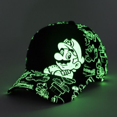Cap: Nintendo - Mario Glow in the Dark - Anime Books