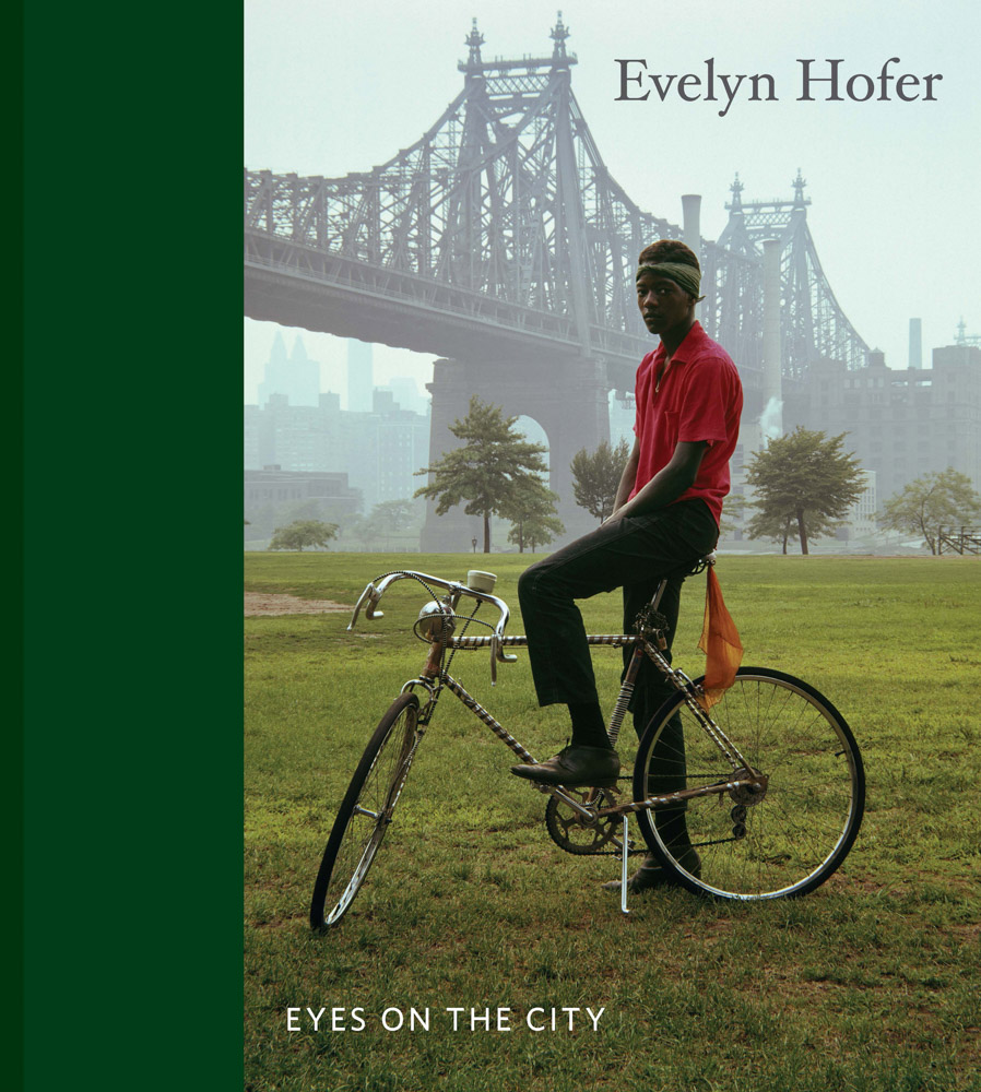 Evelyn Hofer: Eyes on the City - ARTBOOK|D.A.P.