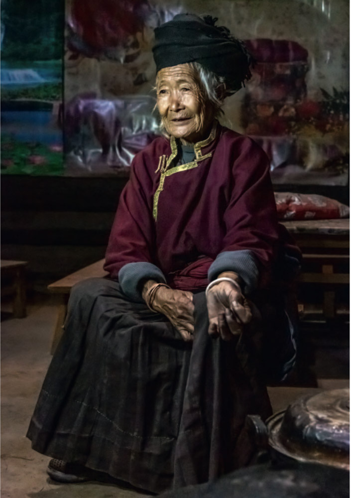 Maria Haas: Matriarchs - ARTBOOK|D.A.P.