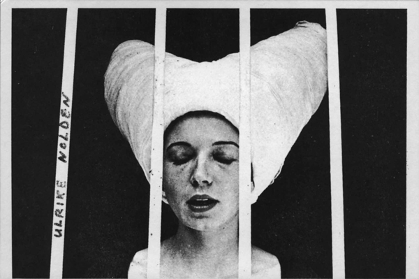 Martha Wilson Sourcebook - ARTBOOK|D.A.P.