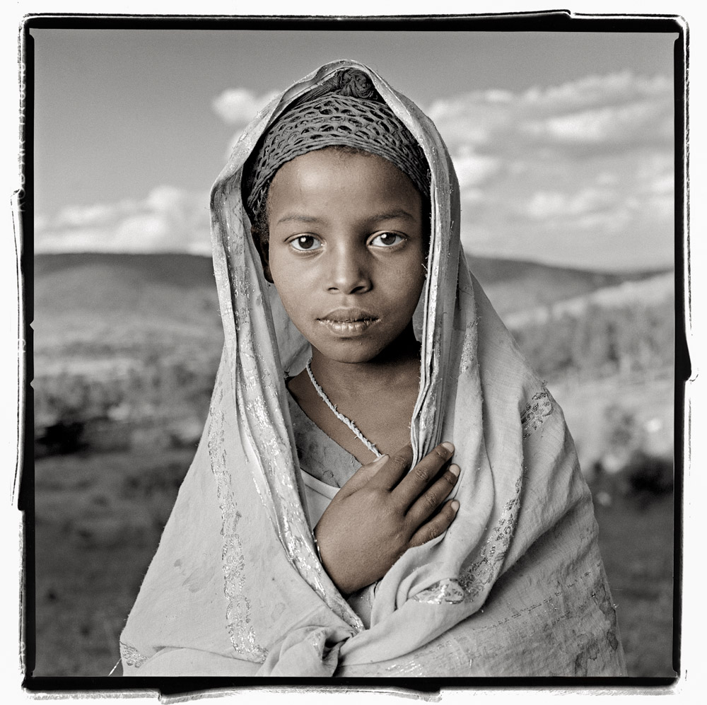 Phil Borges - ARTBOOK|D.A.P.