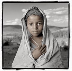 Phil Borges - ARTBOOK|D.A.P.