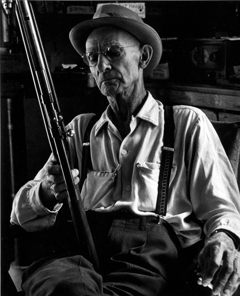 Phill Niblock: Nothing But Working - ARTBOOK|D.A.P.