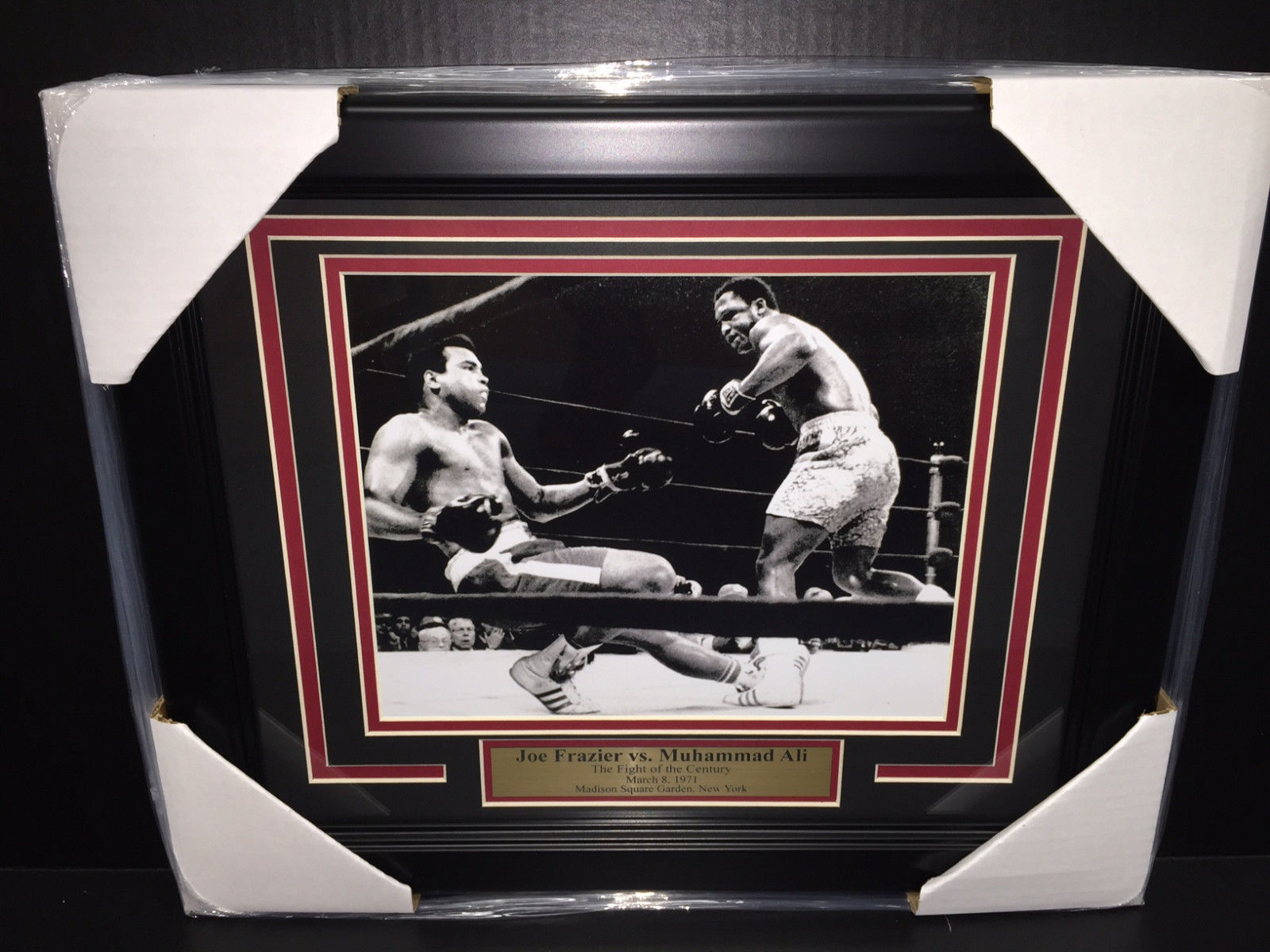 JOE FRAZIER VS MUHAMMAD ALI THE FIGHT OF THE CENTURY 1971 FRAMED 8X10 PHOTO
