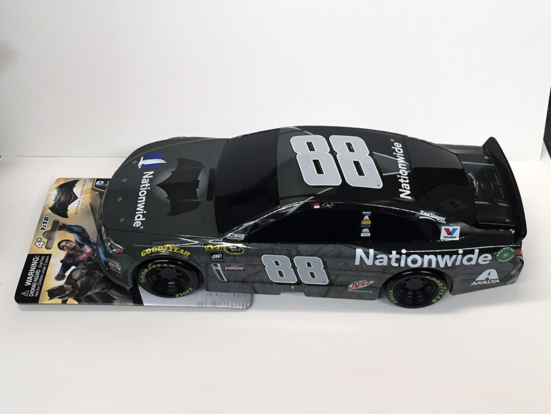 DALE EARNHARDT JR 2016 BATMAN VS SUPERMAN 1/18 ACTION TOY CAR
