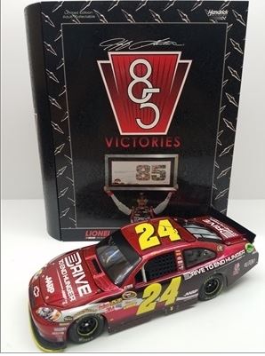 JEFF GORDON 2011 ATLANTA WIN RACED VERSION 1/24 ACTION