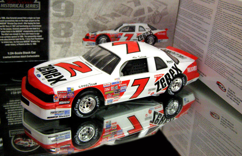 ALAN KULWICKI 1987 ZEREX THUNDERBIRD 1/24 ACTION CLEAR WINDOW BANK