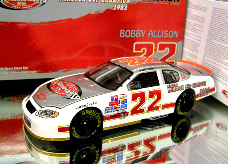 BOBBY ALLISON VICTORY LAP MONTE CARLO CLUB CAR 1/24 ACTION