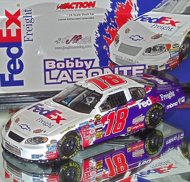 BOBBY LABONTE 2005 FEDEX CAR 1/24 ACTION DIECAST
