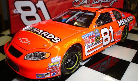 DALE EARNHARDT JR. 2005 #81 MENARDS BRISTOL 1/24 ACTION