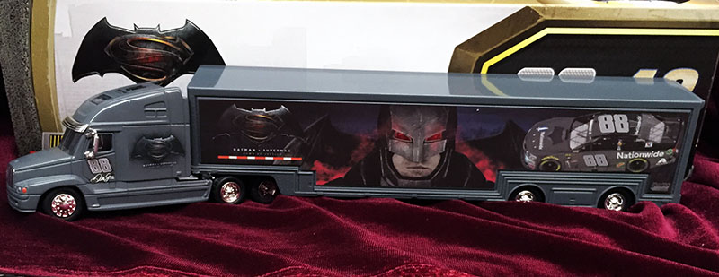 DALE EARNHARDT JR 2016 BATMAN V SUPERMAN TRANSPORTER 1/64 ACTION