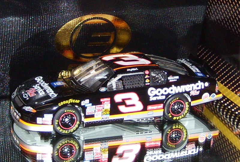 DALE EARNHARDT SR 2000 GM GOODWRENCH UNDER THE LIGHTS 1/24 RCCA ELITE