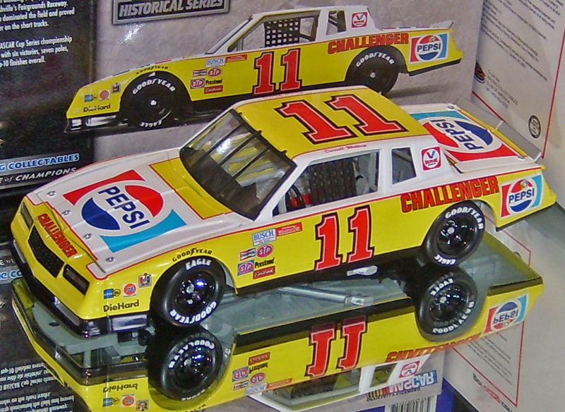 DARRELL WALTRIP 1983 PEPSI CHALLENGER 1/24 MOTORSPORTS AUTHENTICS