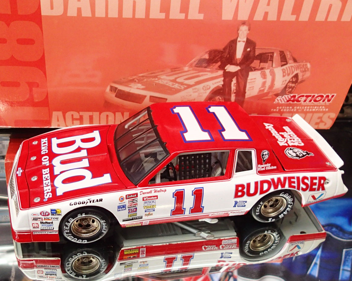 DARRELL WALTRIP 1985 BUDWEISER MONTE CARLO 1/24 ACTION
