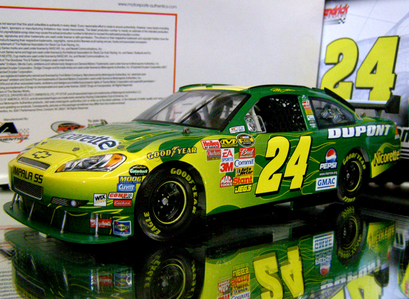 JEFF GORDON 2007 NICORETTE CAR OF TOMORROW 1/24 MOTORSPORTS AUTHENTICS