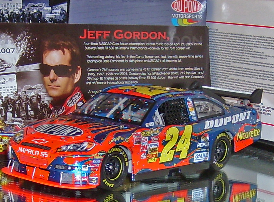 JEFF GORDON 2007 PHOENIX WIN RACED VERSION *CONFETTI CAR* 1/24 ...