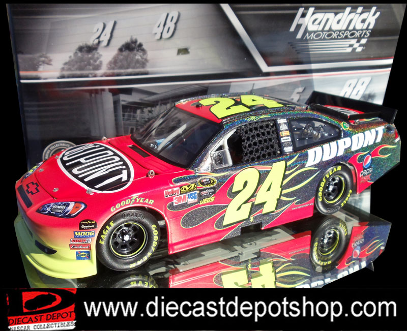 JEFF GORDON 2011 DUPONT FLASHCOAT 1/24 ACTION