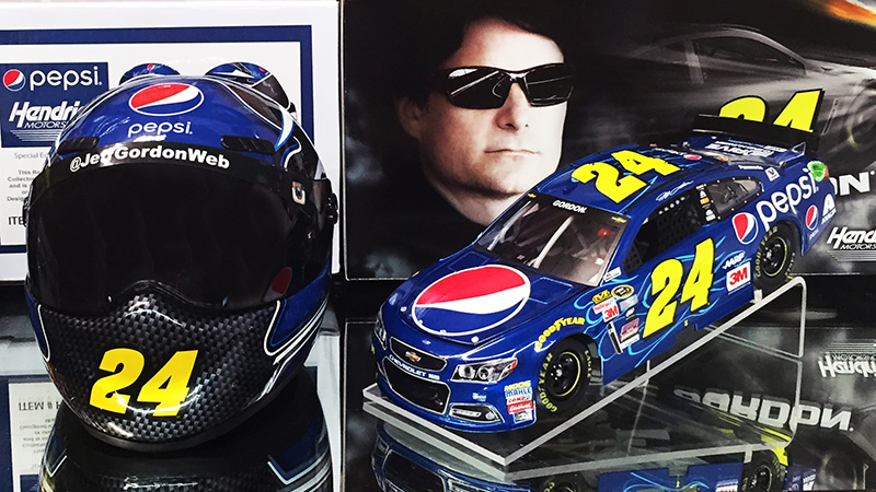 JEFF GORDON 2015 PEPSI DIECAST & MINI HELMET COMBINATION 1/24 ACTION