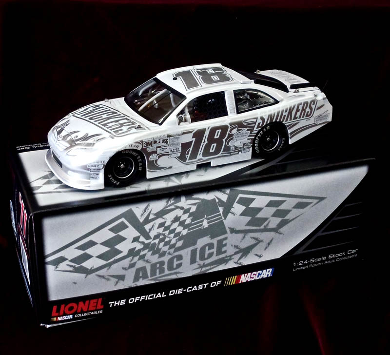 KYLE BUSCH 2011 SNICKERS ICE SPECIAL 1/24 ACTION