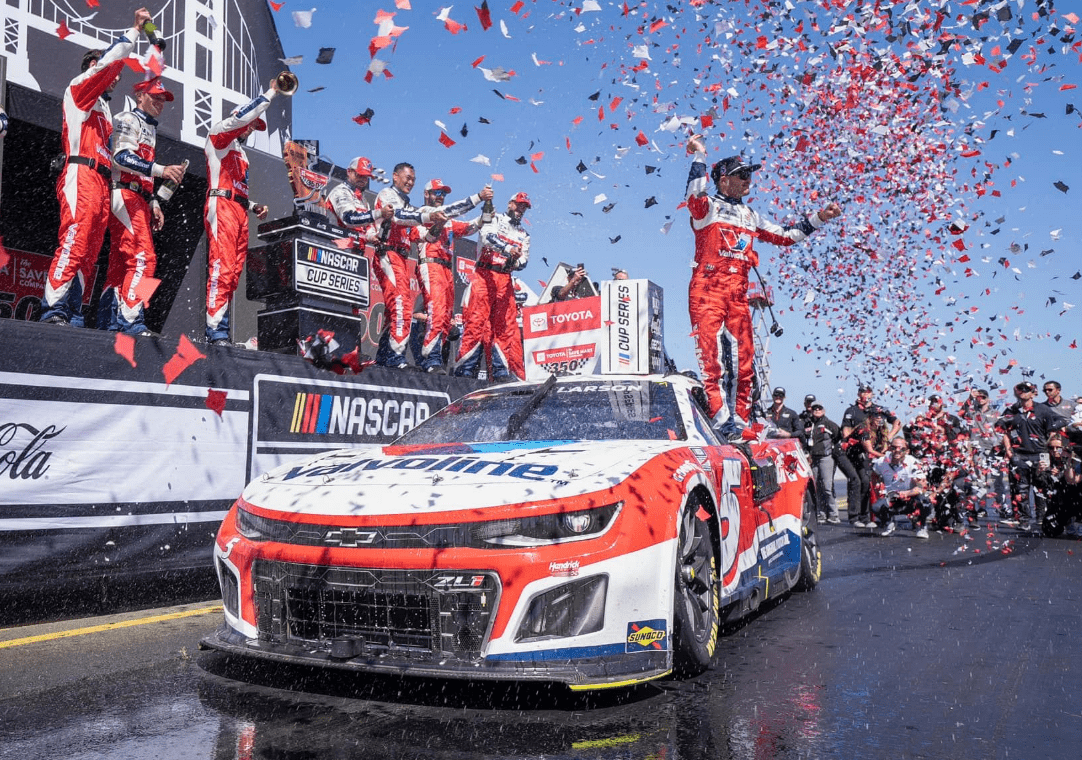 KYLE LARSON 2024 SONOMA WIN RACED VERSION VALVOLINE 1/24 ARC DIECAST ...