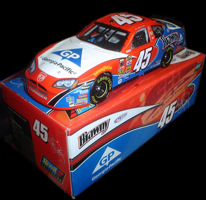 KYLE PETTY 2005 GA PACIFIC DODGE CHARGER 1/24 ACTION-REVELL