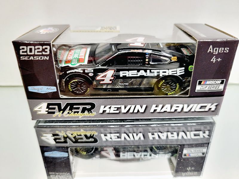 KEVIN HARVICK 2023 HUNT BROTHERS REALTREE BLACK 1/64 ACTION DIECAST