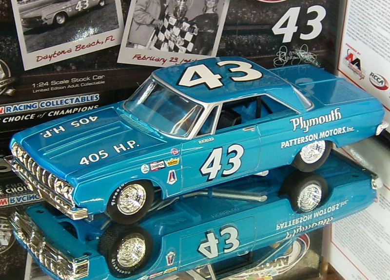 RICHARD PETTY *LIQUID COLOR* 1964 FIRST DAYTONA 500 VICTORY 1/24 ACTION