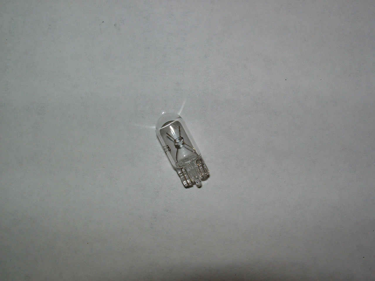 @ 6V_1.7_WATT BULB CT110 TURN/SPEEDO BULB 82 TO 86 CT110'S (B555) (BULB105)