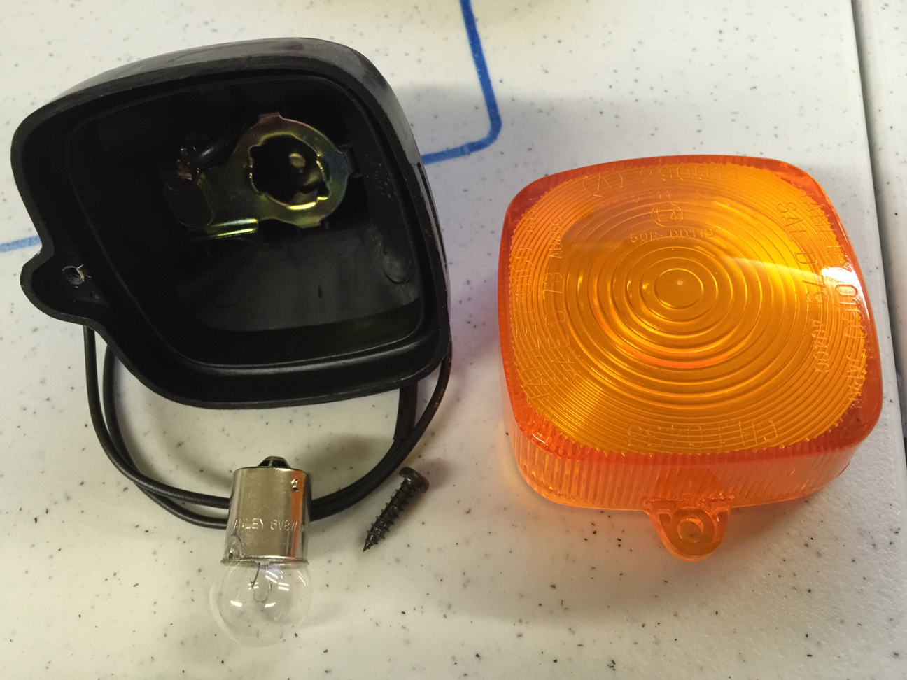 @ *RIGHT SIDE OEM_BLINKER_ASSY 6_VOLT_MODELS C70_CT110_OTHERS (CAN_BE ...