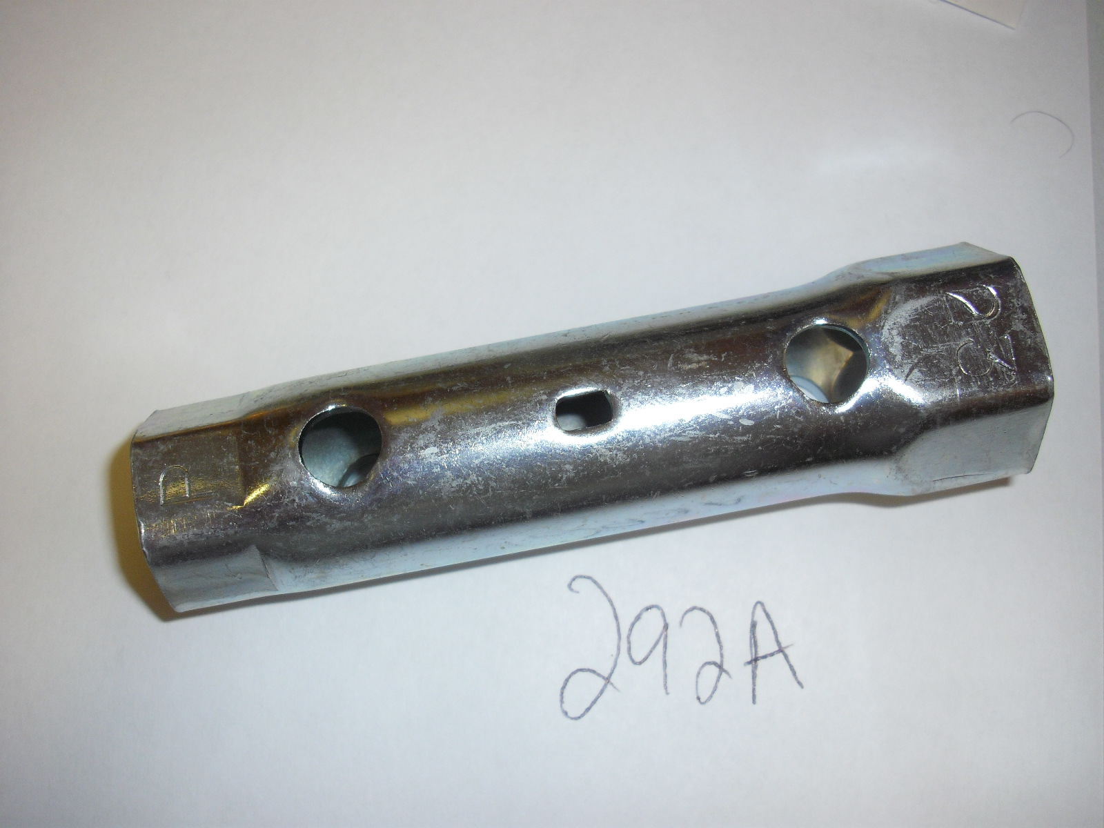 @ *WRENCH 18MM_X_23MM 99004-18230 1/22M (292A)
