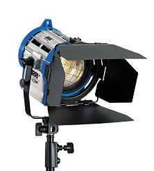 Arri 300 650 Fresnel Compact Light Kit LK-0005654 - BarnDoor Lighting