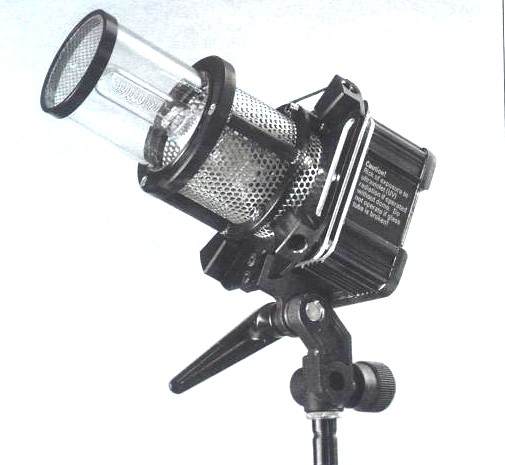 Dedolight 1000W Soft Light Fixture DLH1000S - BarnDoor Lighting
