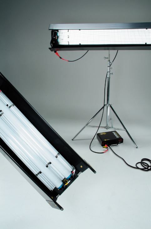 Kino Flo 2ft 2Banks - Fluorescent 2 Bank Fixtures 2 Tube