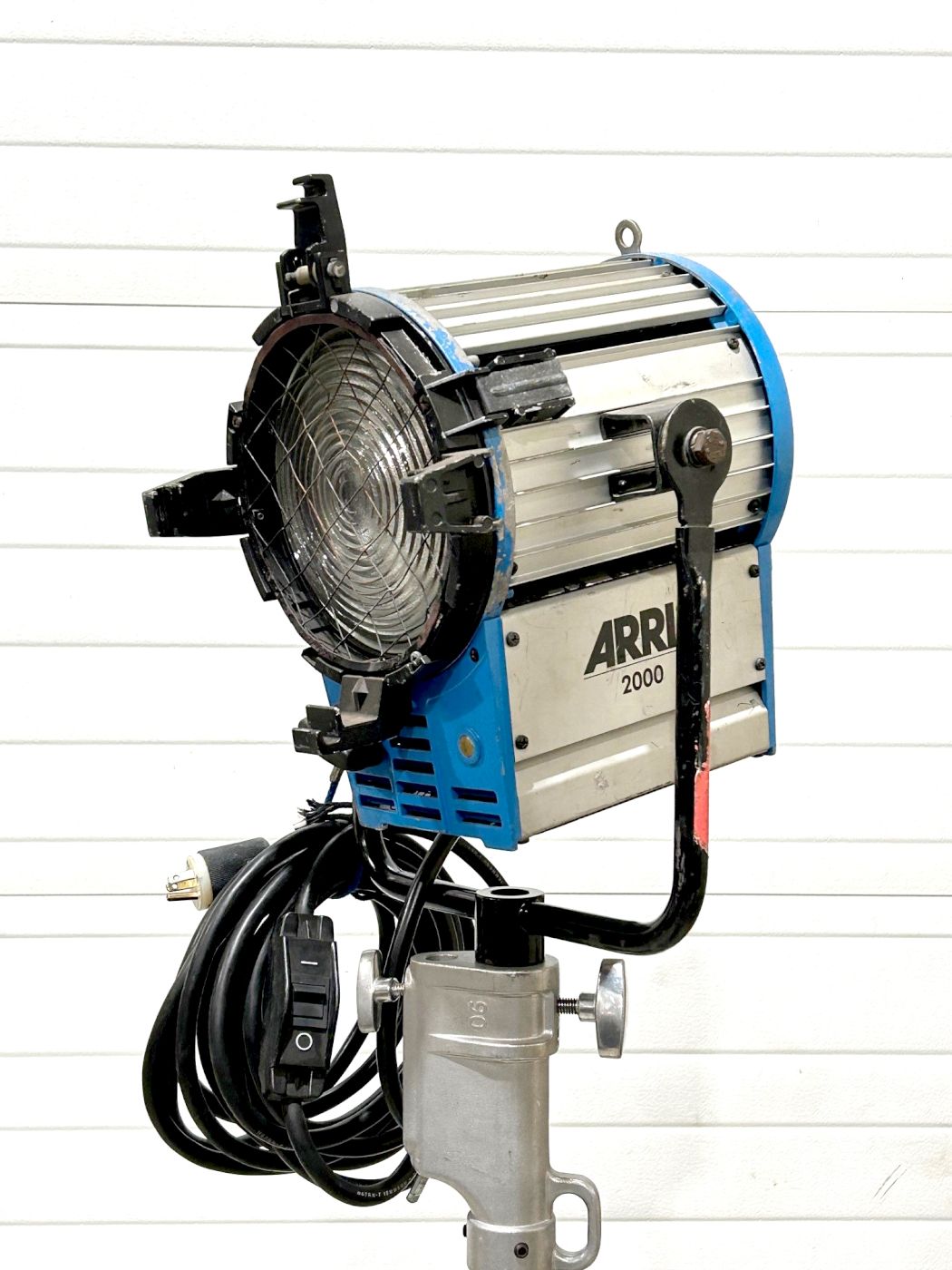 Used Arri 2000w 2K Fresnel Light with Barndoors - BarnDoor Lighting