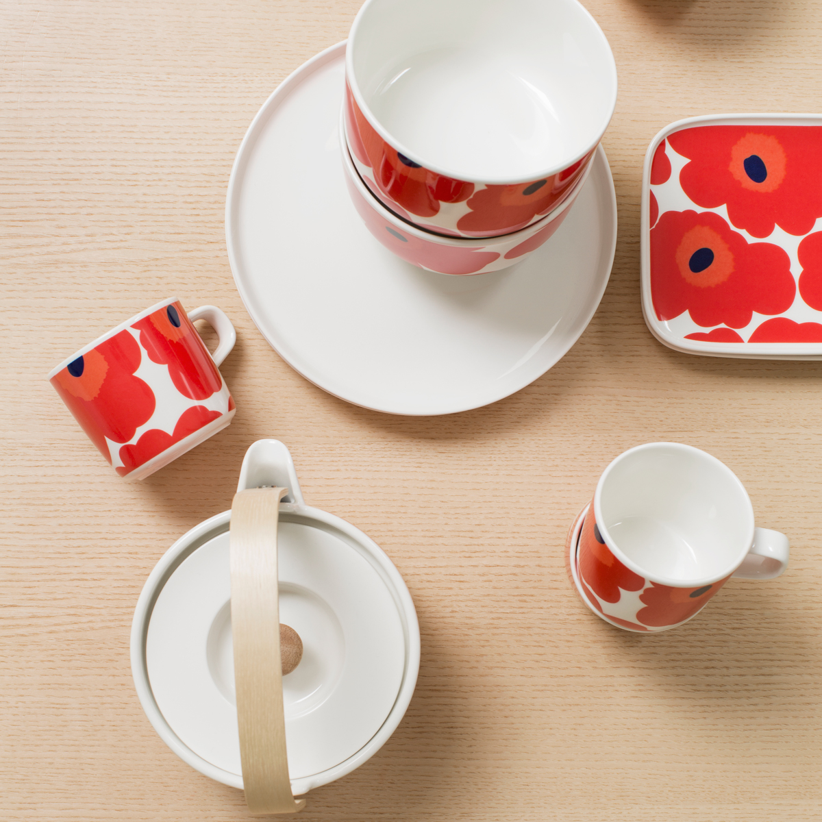 Marimekko Unikko Red 4pc Dinnerware Set - Marimekko Unikko Dinnerware