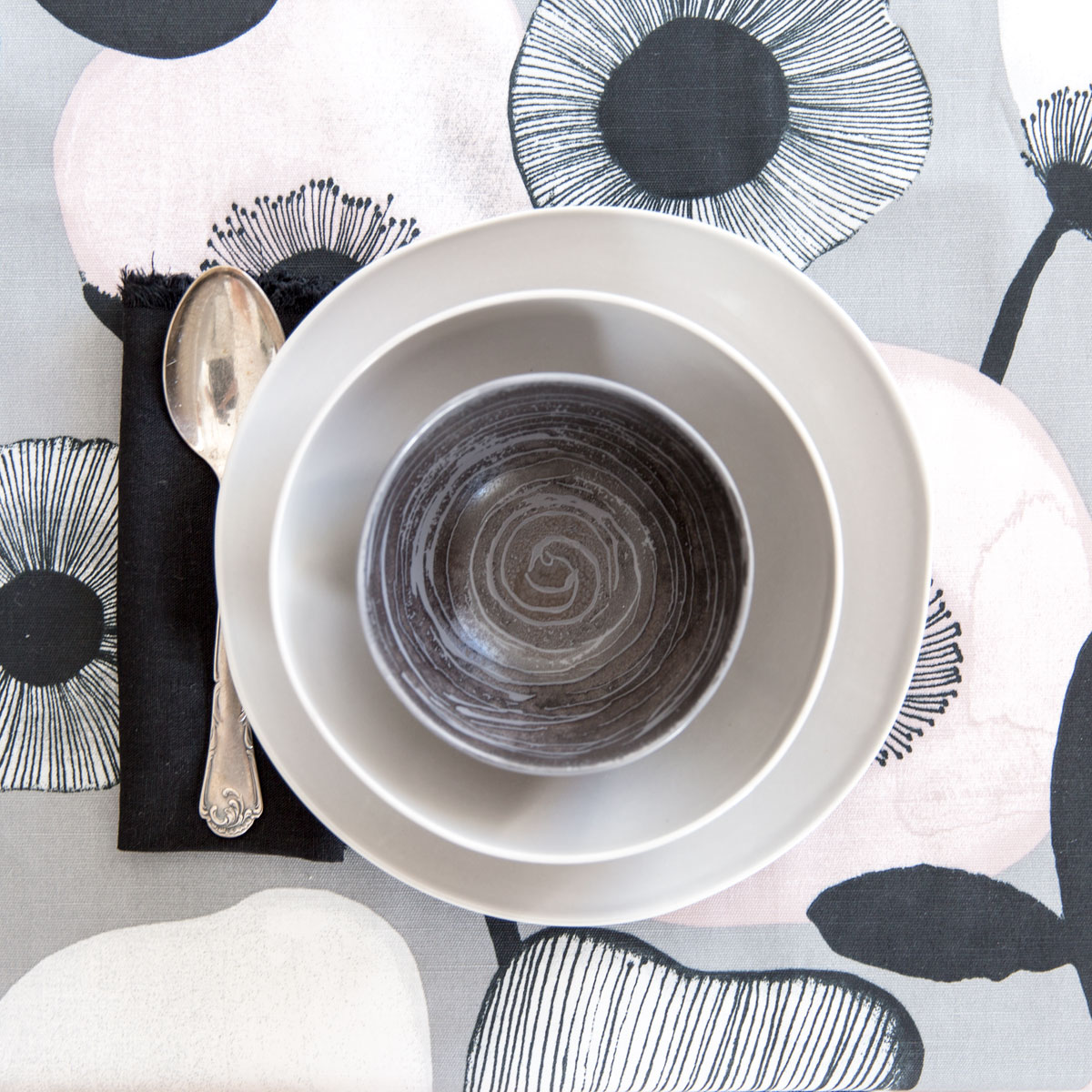 Pentik Kallio Grey Dinner Plate - Made in Finland