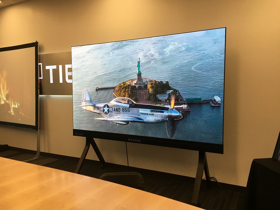 MaxHub 138" All-in-One LED Display - LM138M07