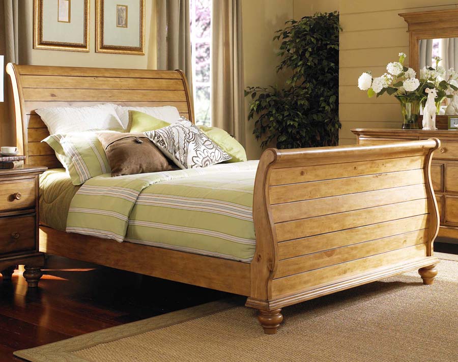 Pine sleigh bed store