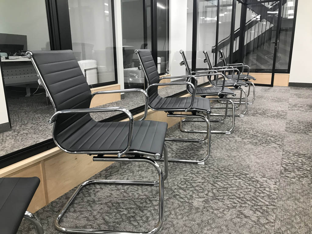 Modern Leather Guest Office Chairs - 250-Pound Capacity