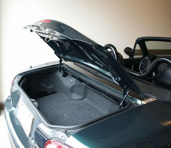 *CLEARANCE ITEM* Mazda MX-5 Miata Trunk Lift Kit
